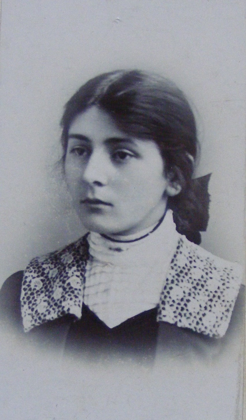 Sally Thorpe's Instagram, Twitter & Facebook on IDCrawl